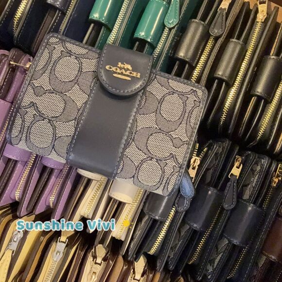 Coach | Bags | Nwt Coach Cu987 Medium Corner Zip Wallet ...